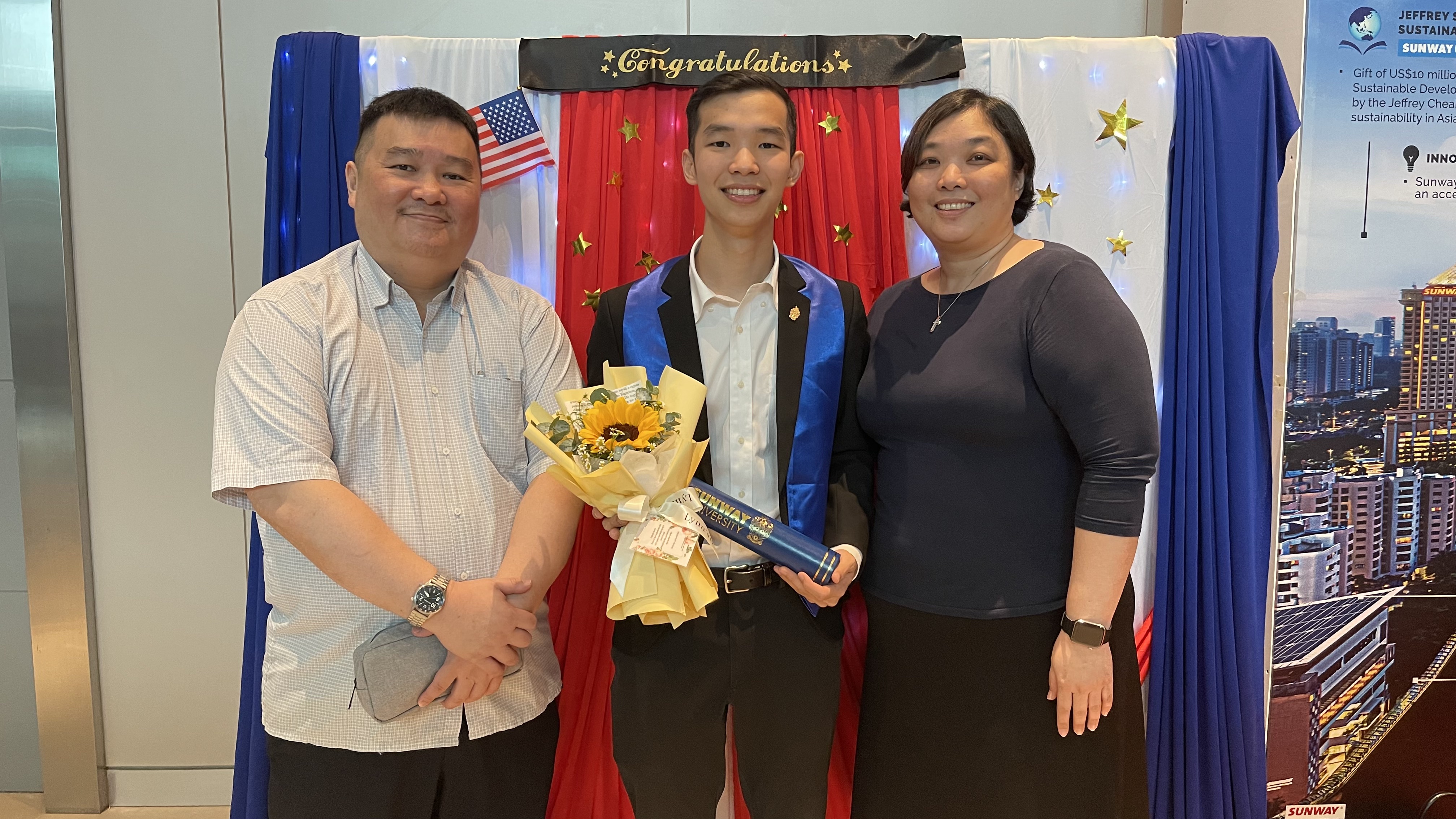 Yong Meng Keet & Jenn Poon Wei Ling with Justin | Sunway Alumni